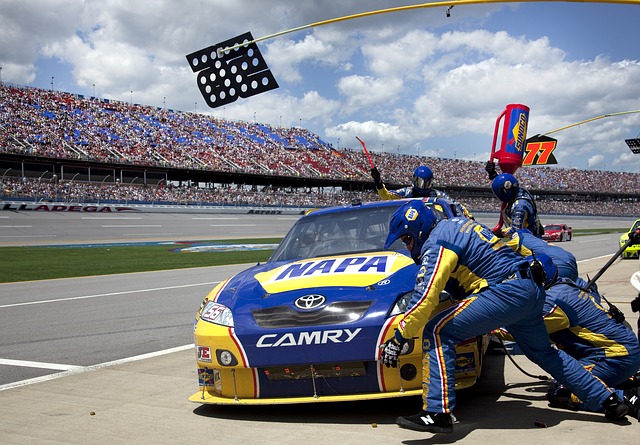 Polycarbonate: Special Windshields for Race Cars - Glass.com