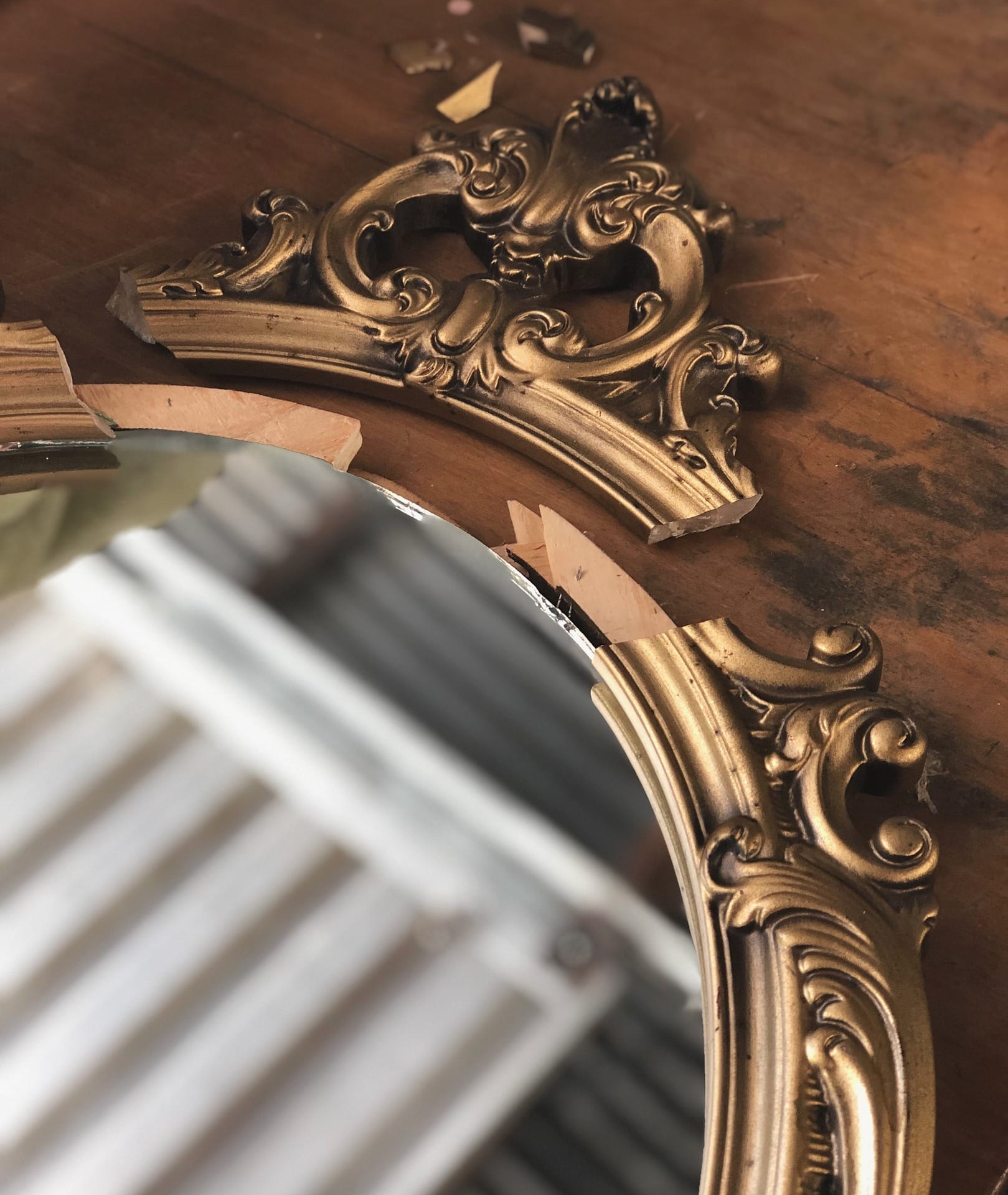 What You Need to Know about Mirror Frames - Glass.com